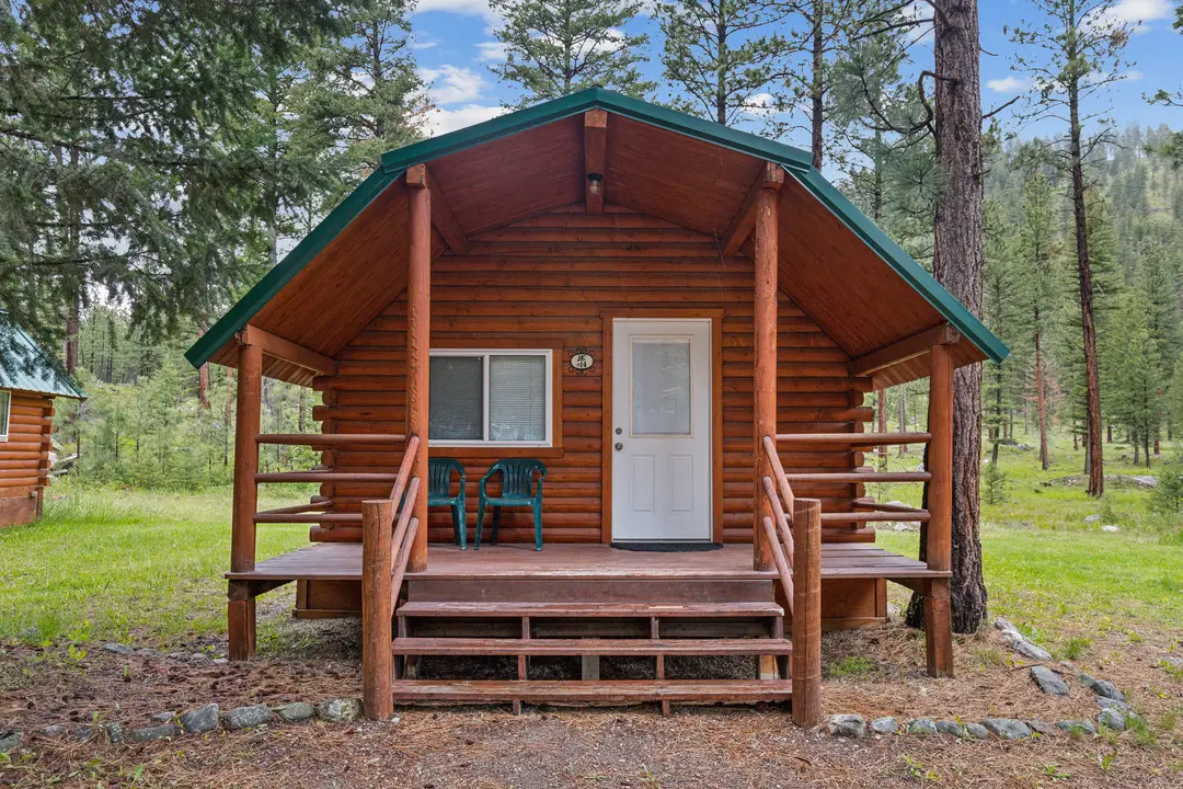 Home — Lost Horse Lodge Booking