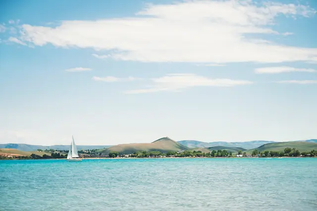 Home [www.bearlakelodging.com]