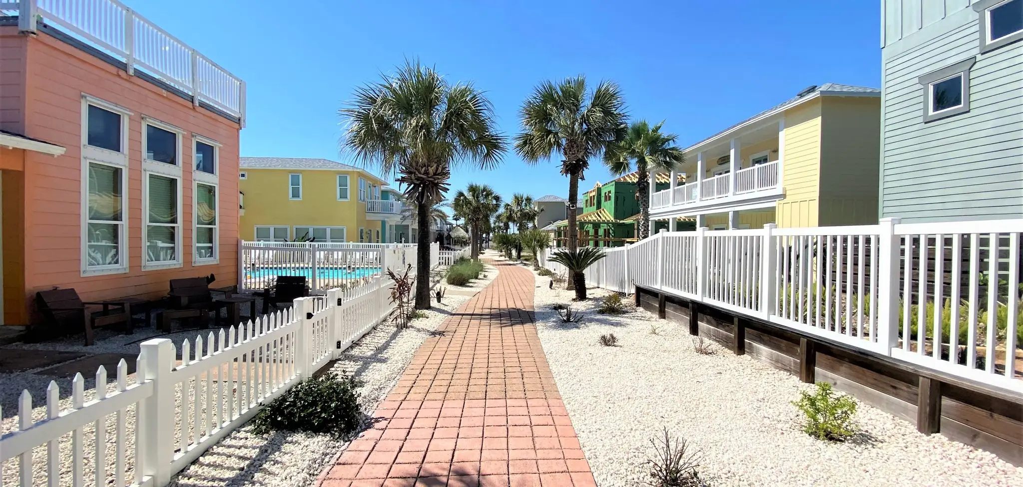 Home [www.newwavevacationrentals.com]