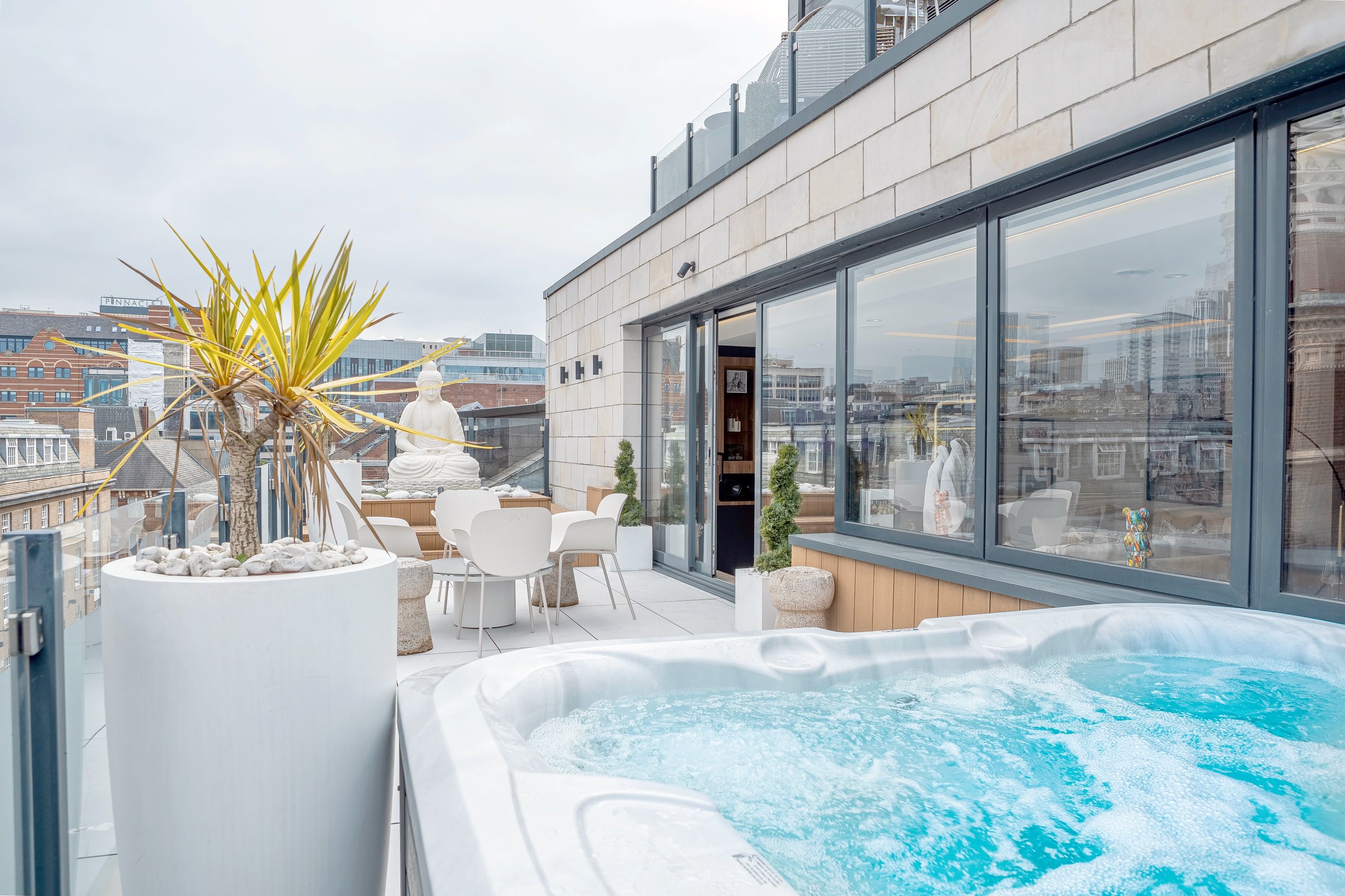 Luxury Holiday Lets & Serviced Apartments in Leeds | Opulent Group