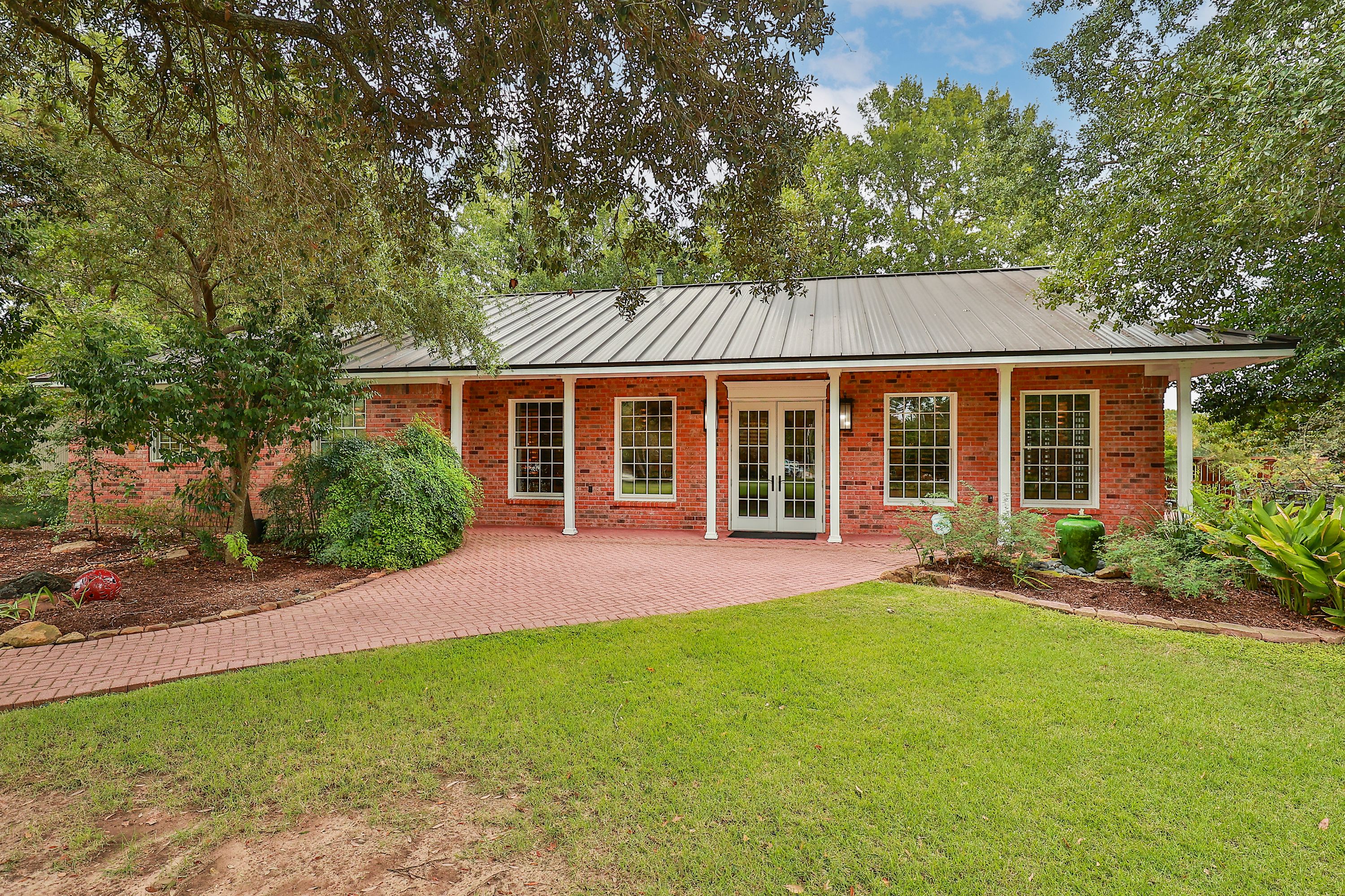 The Cottages at Champions — https://www.cottages.championsgolfclub.com